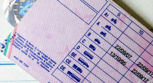 Patente, ecco come sapere quanti punti si hanno e come recuperare ... Patente, ecco come sapere quanti punti si hanno e come recuperare ...