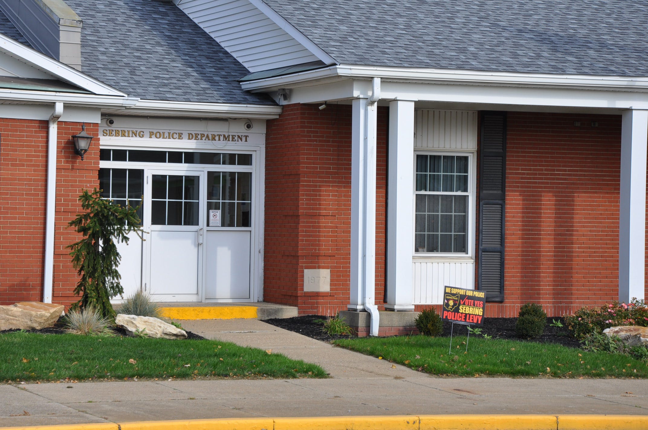 "We're kind of in a spot." Sebring officials weigh future of emergency ...