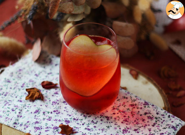 The perfect cocktail for Valentine's Day, the cranberry spritz!