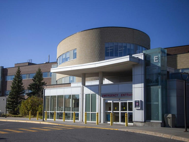 Queensway Carleton Hospital issues alert, saying wait times over 12 hours