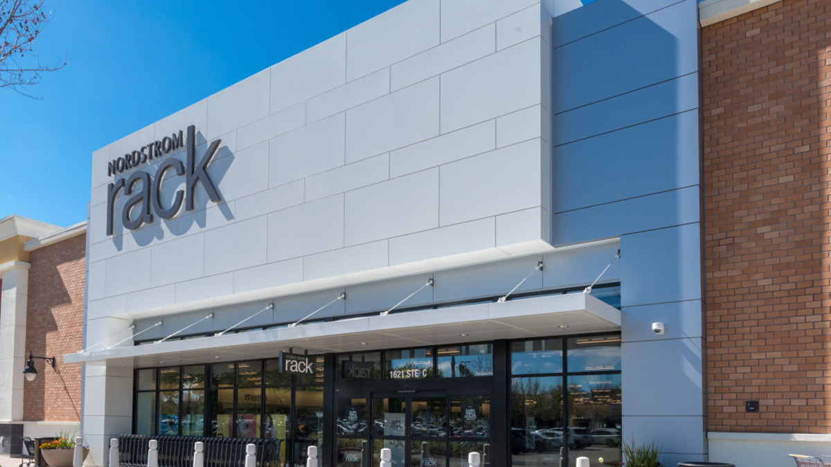 Nordstrom Rack has a 'stunning' mother-of-pearl flower bracelet on sale ...