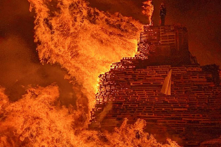 Bonfire Night warning issued as blazes posed 'serious risk to public ...