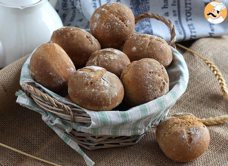 Bollos de pan sin amasado - ¡resultado crujiente y tierno!