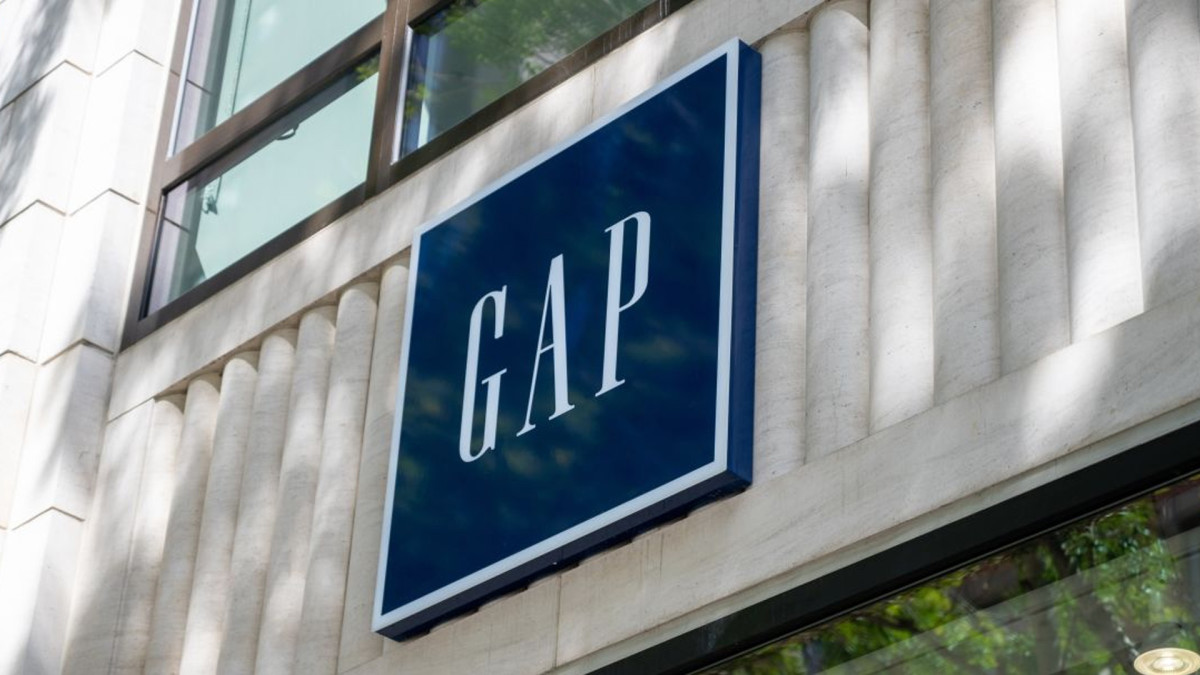 Gap Is Selling a 'Comfortable' $98 Striped Maxi Dress for Just $49, and Shoppers Say It 'Fits ...