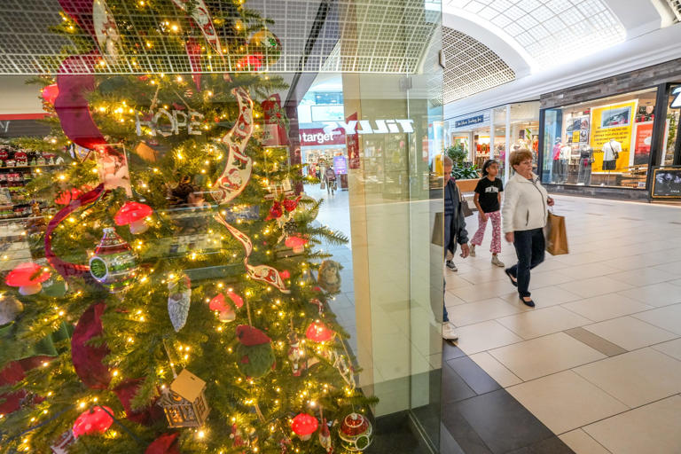 When is Thanksgiving 2024? Here's the politics of why the holiday is so ...