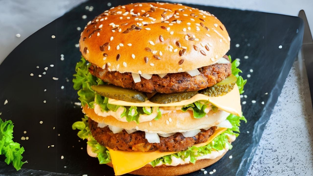 20 Easy Potluck Dishes That Always Disappear First