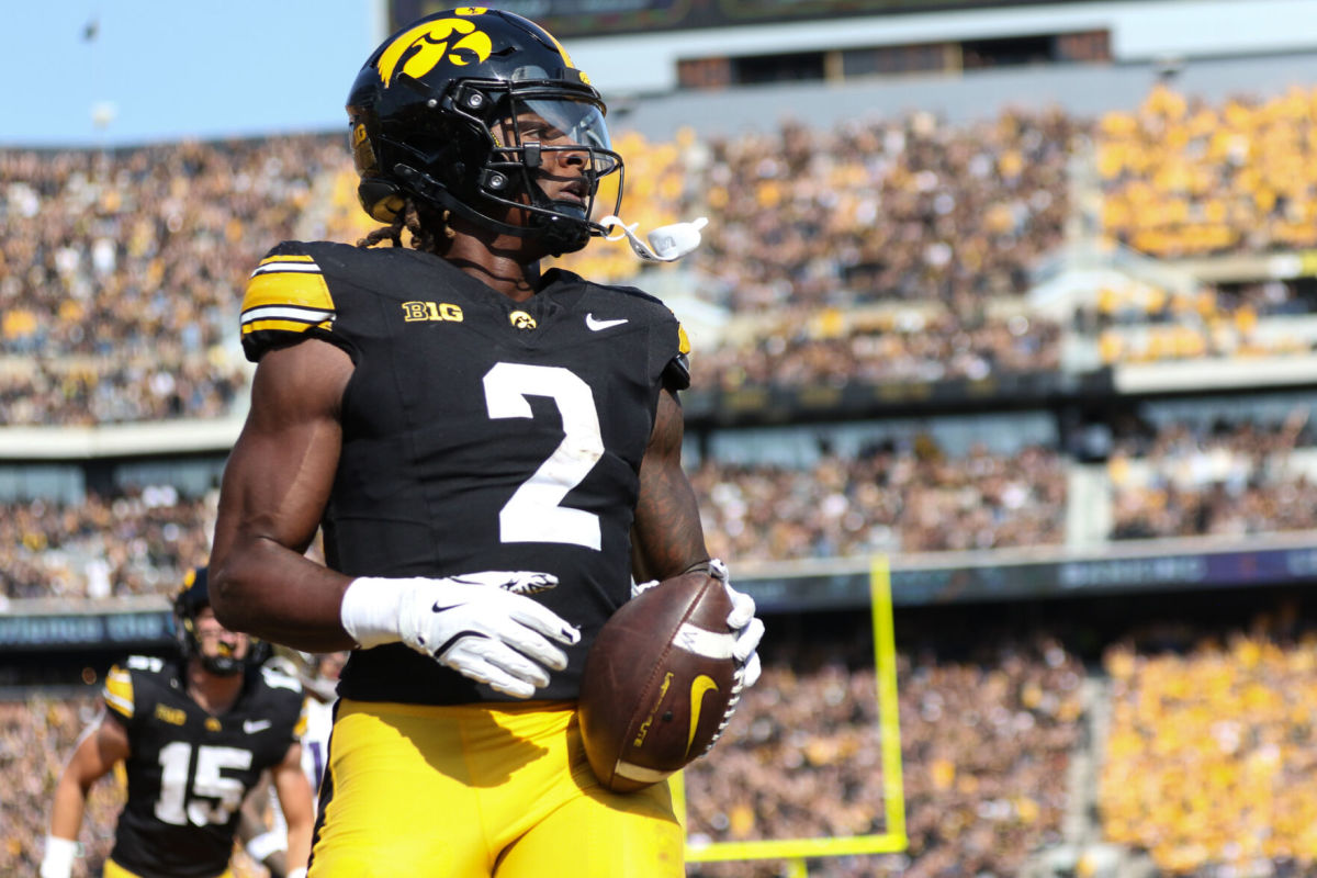 Iowa Football Announces Awards