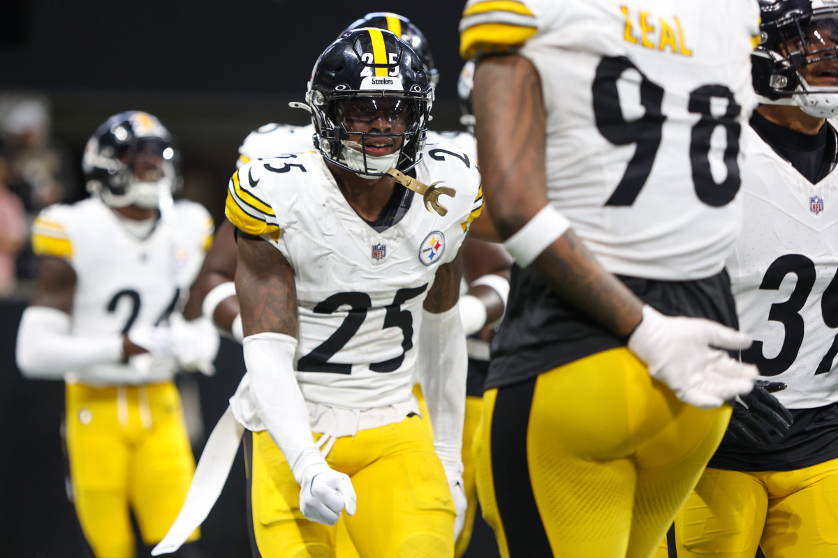 Former Texas Standout Inks New Extension With Pittsburgh Steelers