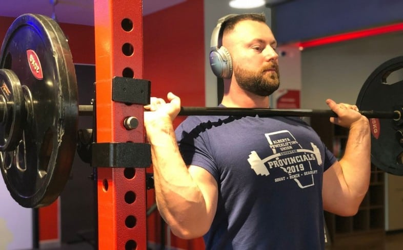 This is How Powerlifters Train Shoulders For Maximum Strength
