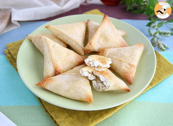 Goat cheese and honey samosas