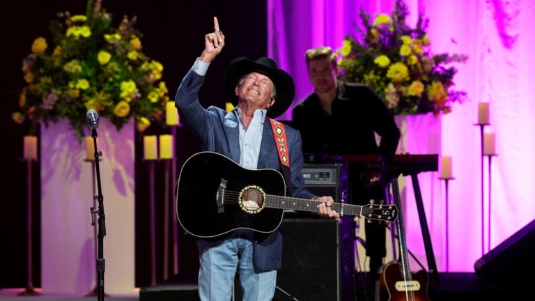 George Strait to Continue Touring in 2025