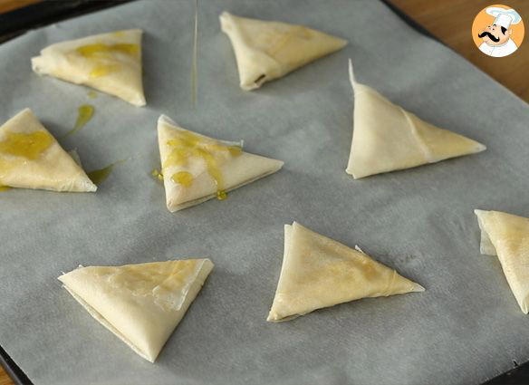 Goat cheese and honey samosas