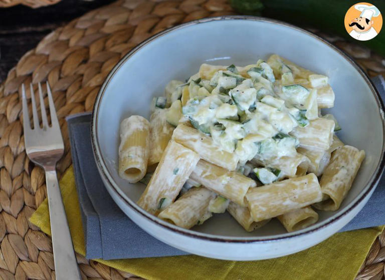 Creamy zucchini pasta, a tasty and easy to prepare recipe
