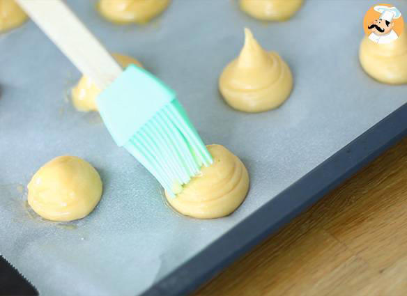 Foie gras and onion chutney puffs
