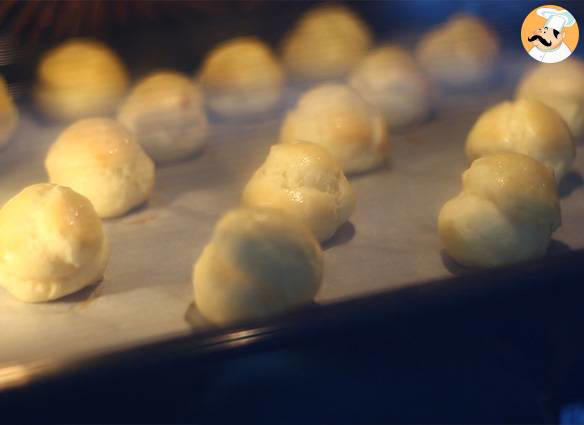 Foie gras and onion chutney puffs
