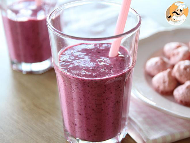 Smoothie aux fruits rouges