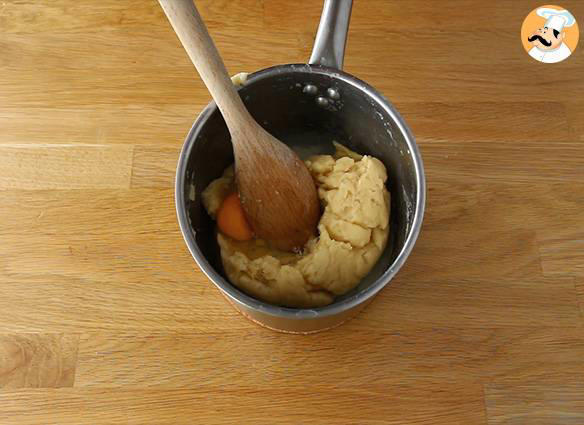 Foie gras and onion chutney puffs