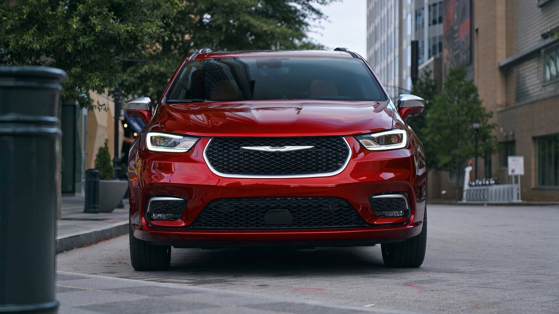 Chrysler Is Officially A Minivan-Only Brand In 2025