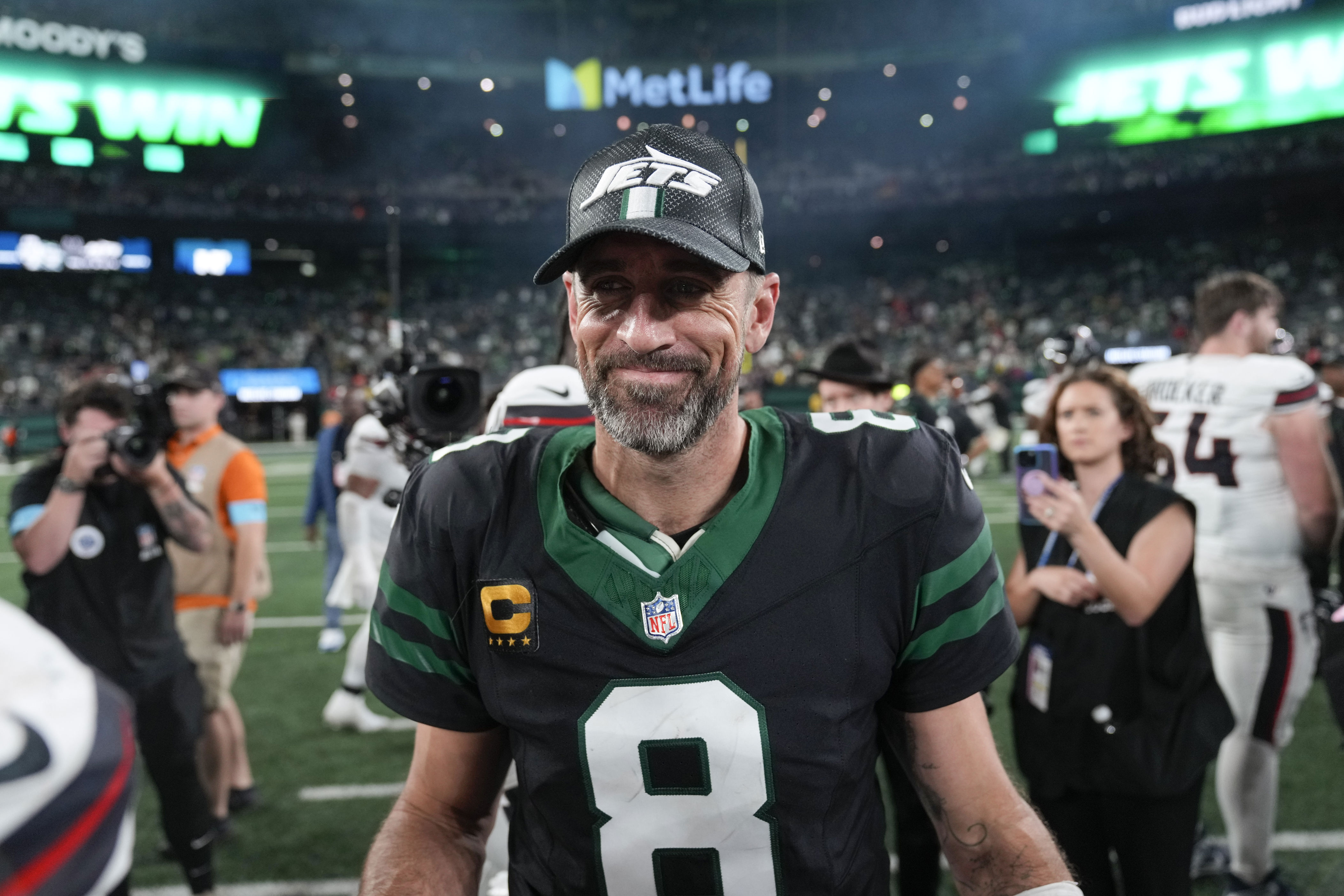 Aaron Rodgers is set to sign with the Steelers