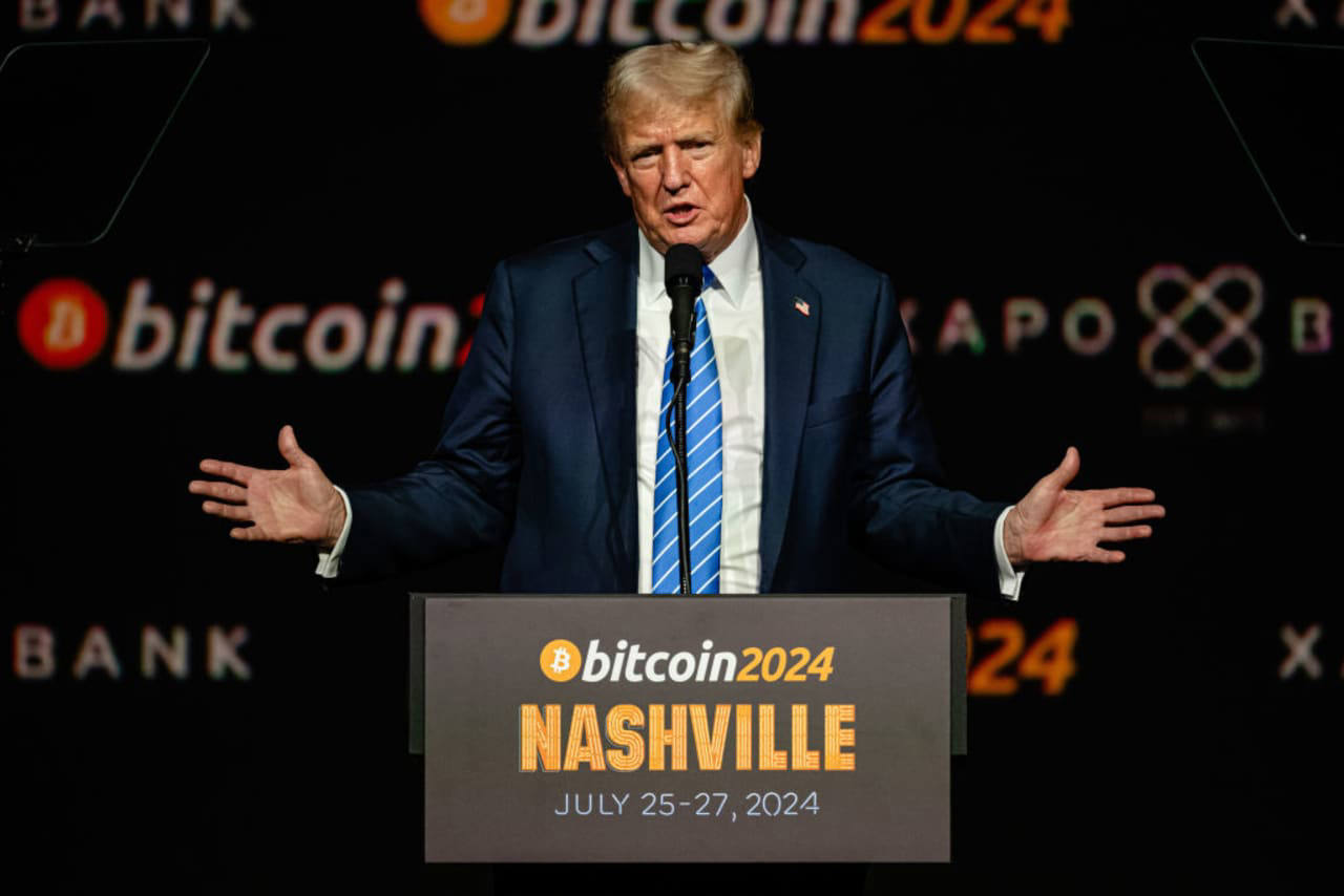 XRP, Bitcoin Price Steadies as Gold Soars. What Trump Has to Do With It. XRP, Bitcoin Price Steadies as Gold Soars. What Trump Has to Do With It.