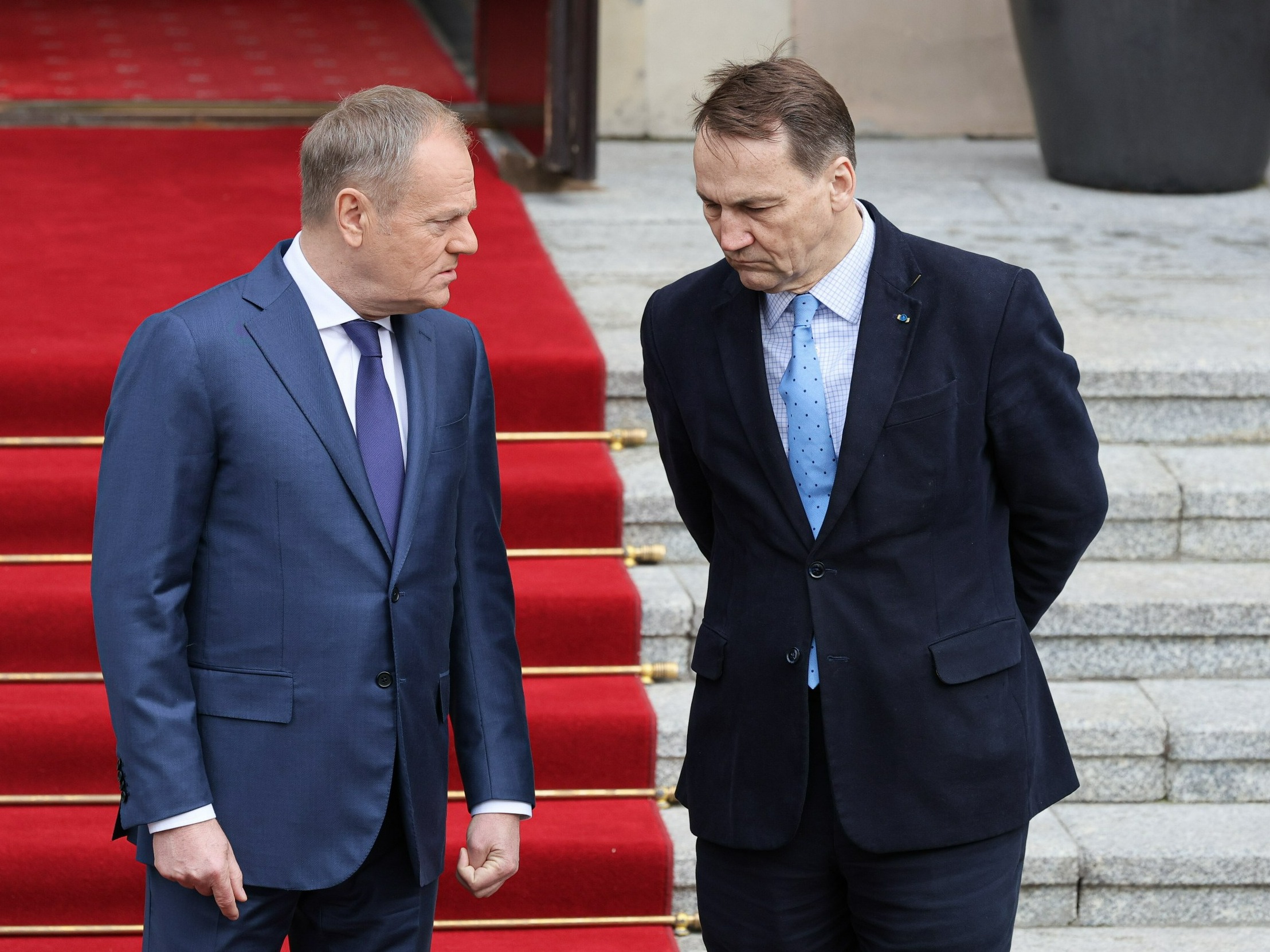 Sikorski: Putin obudził olbrzyma. Tusk: Prawdopodobnie czekają nas ...