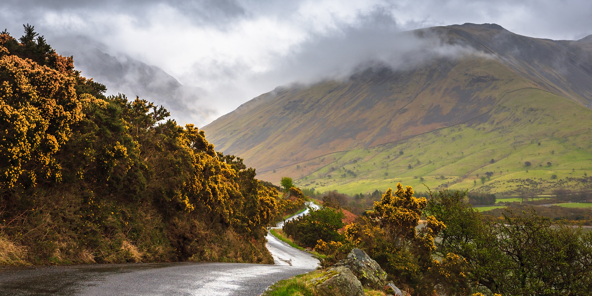 Mist and fog clearing to sunny spells. Rain arriving later. Met Office ...
