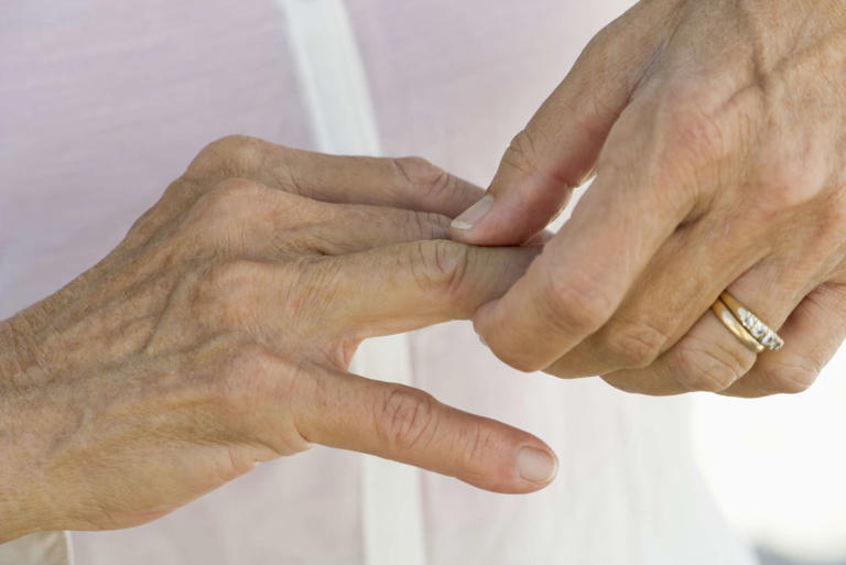 How to get rid of arthritis pain in your fingers