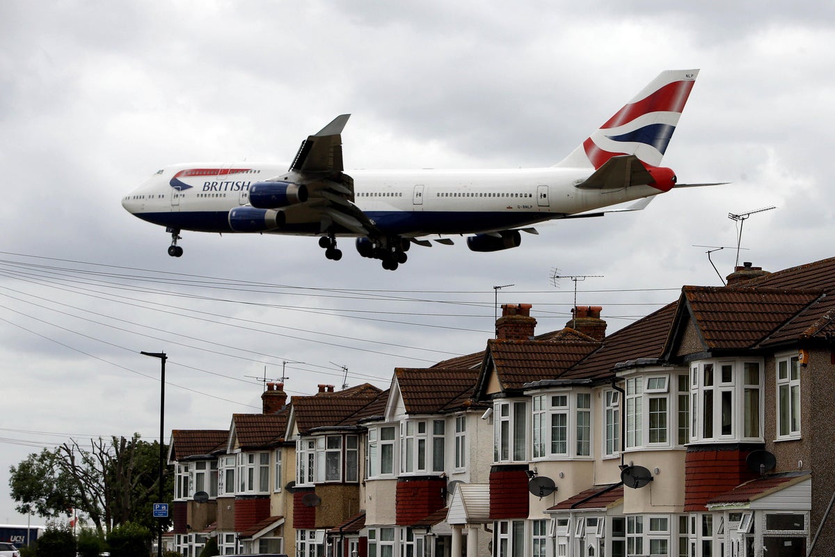 Full list of Heathrow, Gatwick and other London flight cancellations as ...