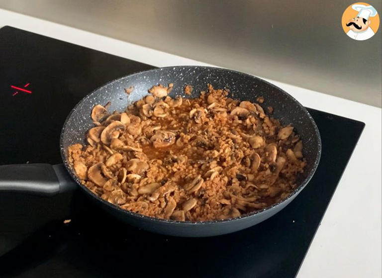 Chinese noodles wok (vegetables and textured soy proteins)