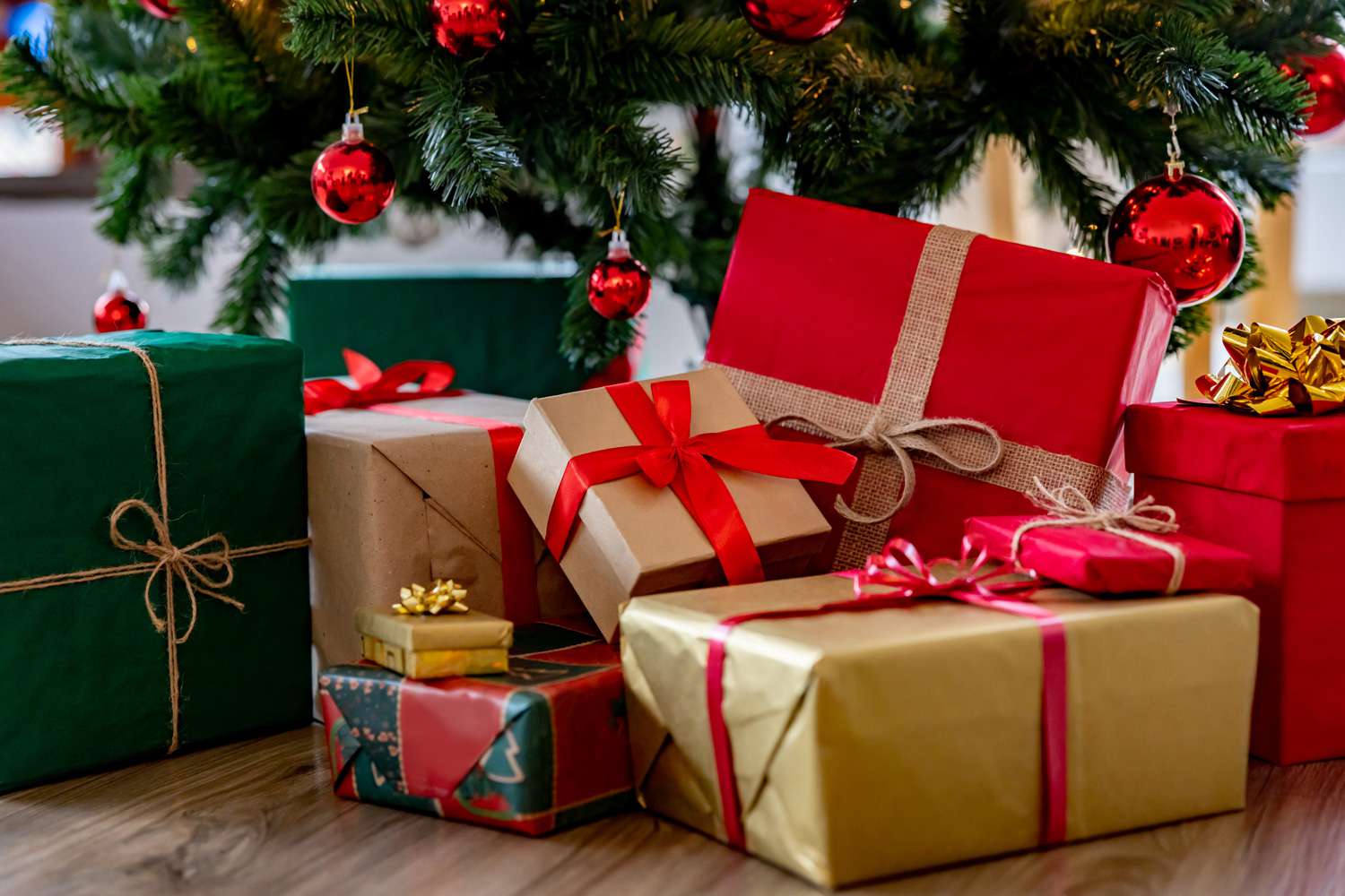 Single Father of 4 Speaks Out After His Dad Allegedly Steals and Sells ...