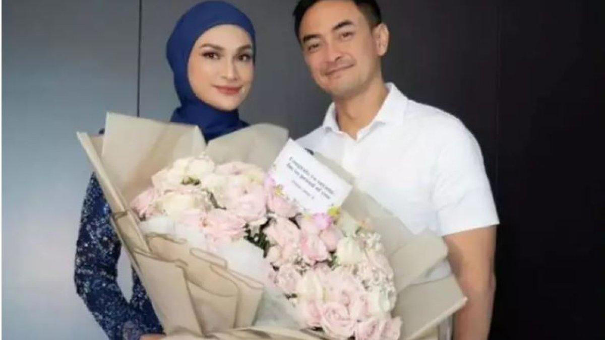 5 Potret Mesra Zumi Zola dan Putri Zulhas,Anak Zulkifli Hasan Disebut ... 5 Potret Mesra Zumi Zola dan Putri Zulhas,Anak Zulkifli Hasan Disebut ...