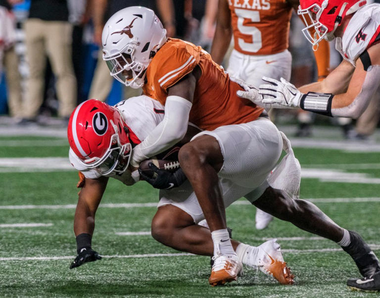 Longhorns land 3 defensive players on preseason AP All-America first team