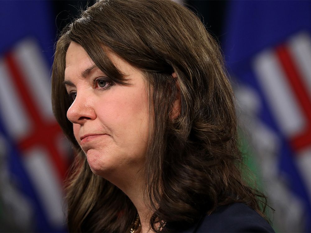 Bell: Smith vows she will never sell out Albertans to a Trudeau tax on oil