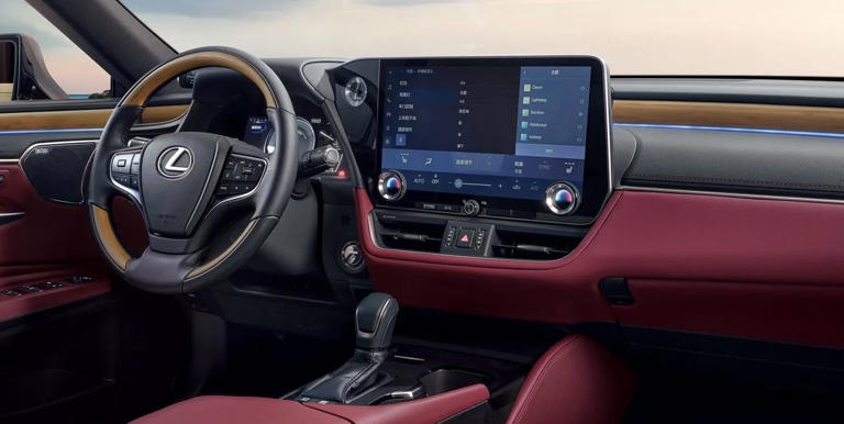 Refreshed Lexus ES Revealed for China with Sharper Styling