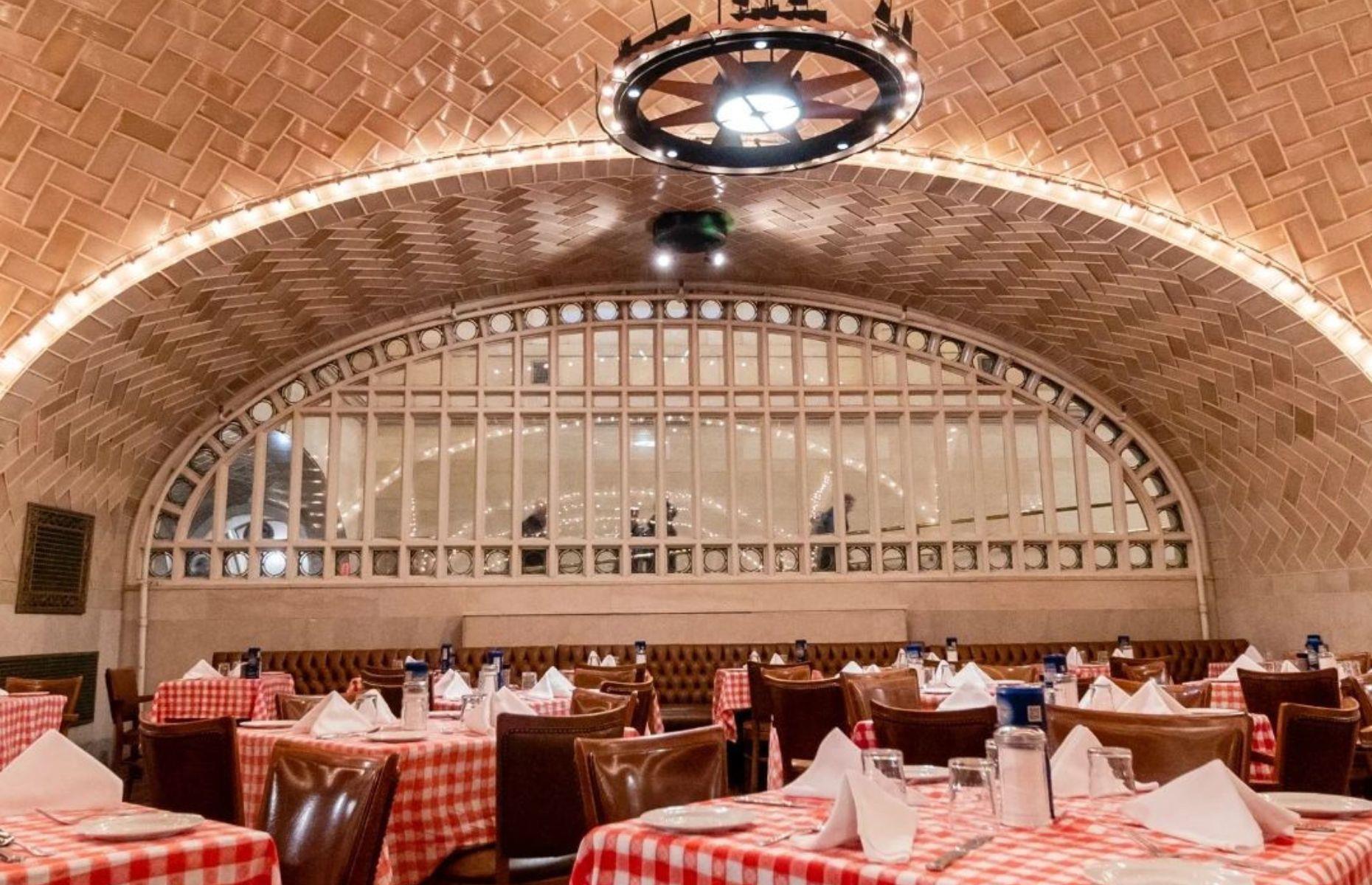 31 world-famous landmarks you can actually dine in