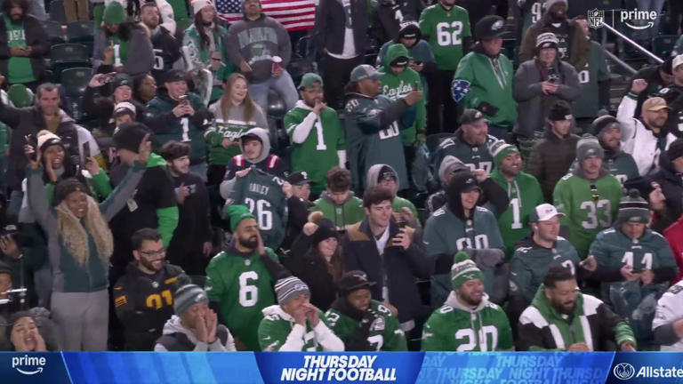 Eagles fans chant ‘Thank you Giants’ at Saquon Barkley after monster night Eagles fans chant ‘Thank you Giants’ at Saquon Barkley after monster night