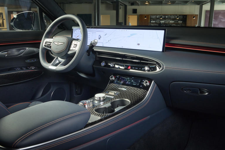 BMW Isn’t Going to Like the Genesis GV70’s 27-Inch Dash Display