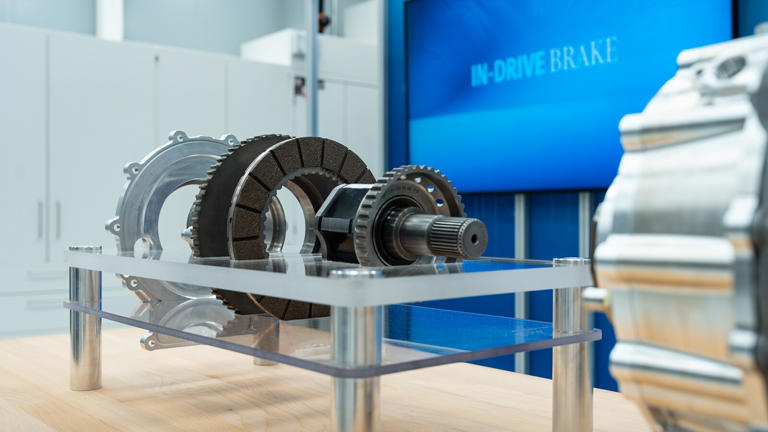 Mercedes-Benz Dreams of Moving the Brakes to the Middle of the Car