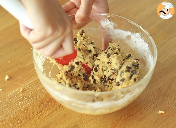 Perfect brownie and cookie cake for snack time!