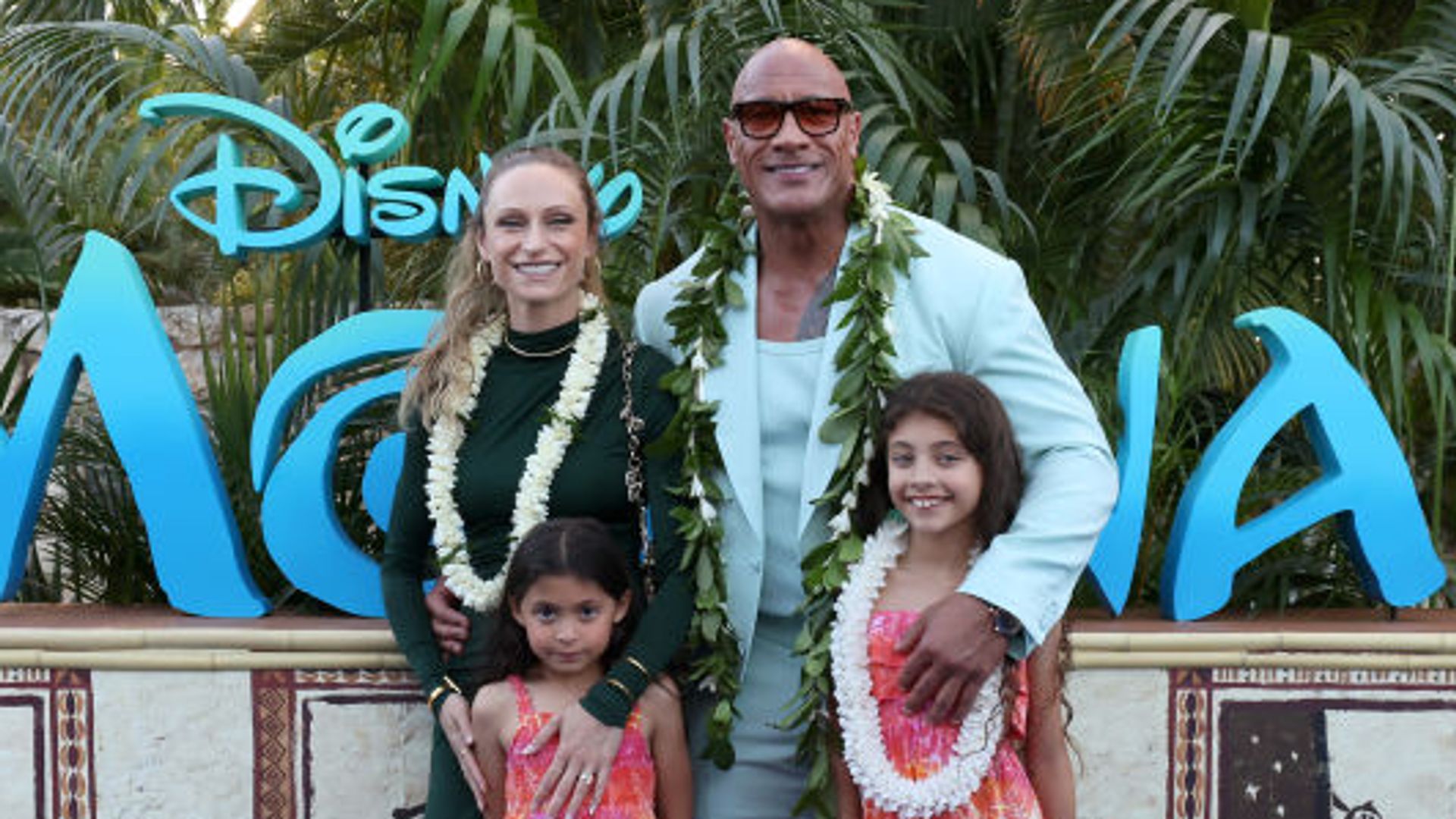 Dwayne Johnson's adorable make-up party with young daughters delights ...