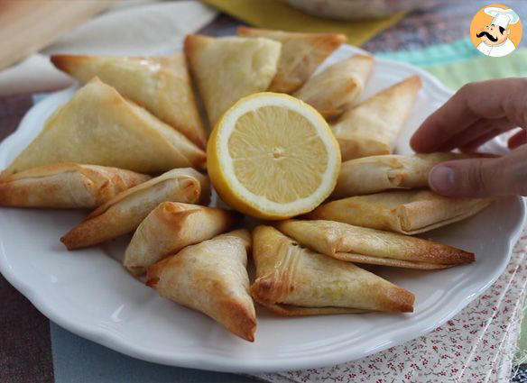 Samosas de feta y cebollino