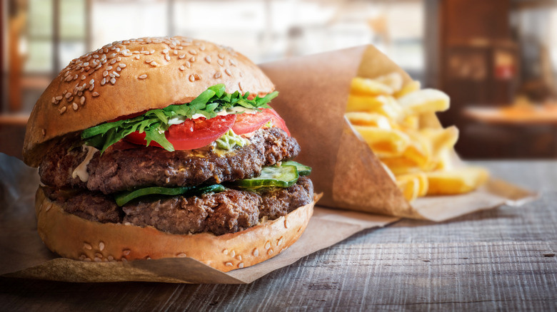 What's The Difference Between Fast Food And Fast Casual Restaurants? What's The Difference Between Fast Food And Fast Casual Restaurants?