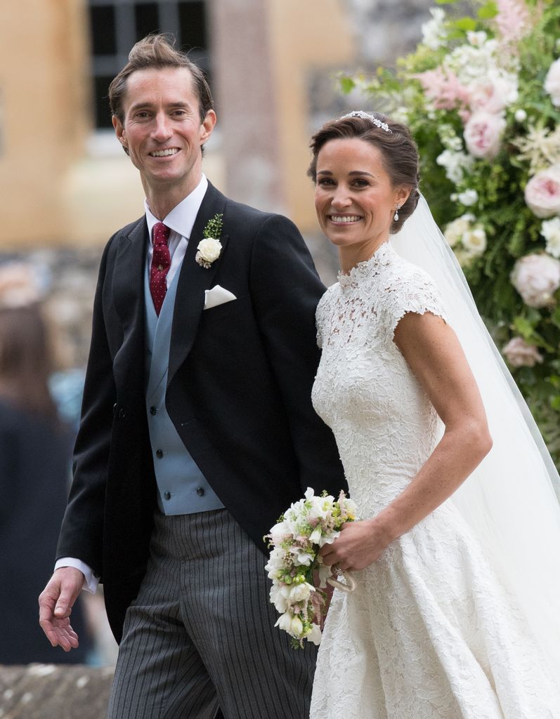 Sporty Pippa Middleton shows off her toned physique as she takes part ...