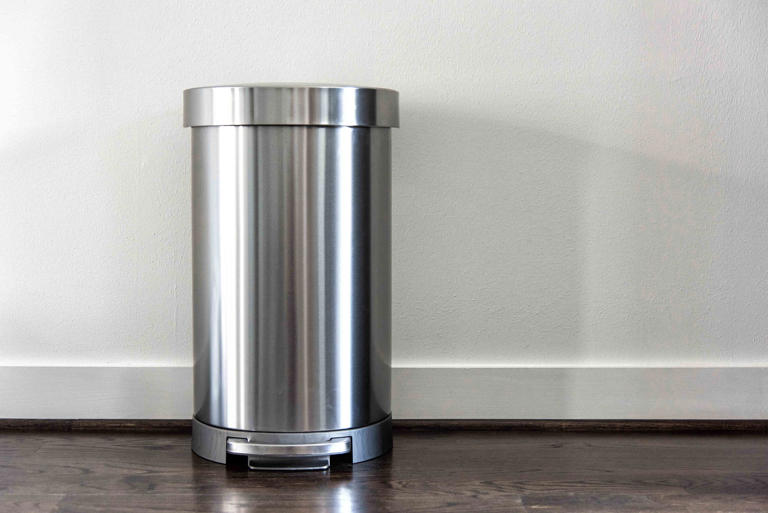 How to deep clean a smelly trash can with a dishwasher tablet