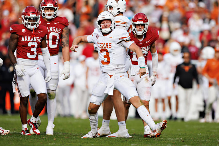 Who has edge in College Football Playoff matchup between Texas, Arizona ...