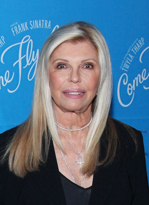 84-Year-Old Nancy Sinatra Comes Out of Retirement to Perform Live at L ...
