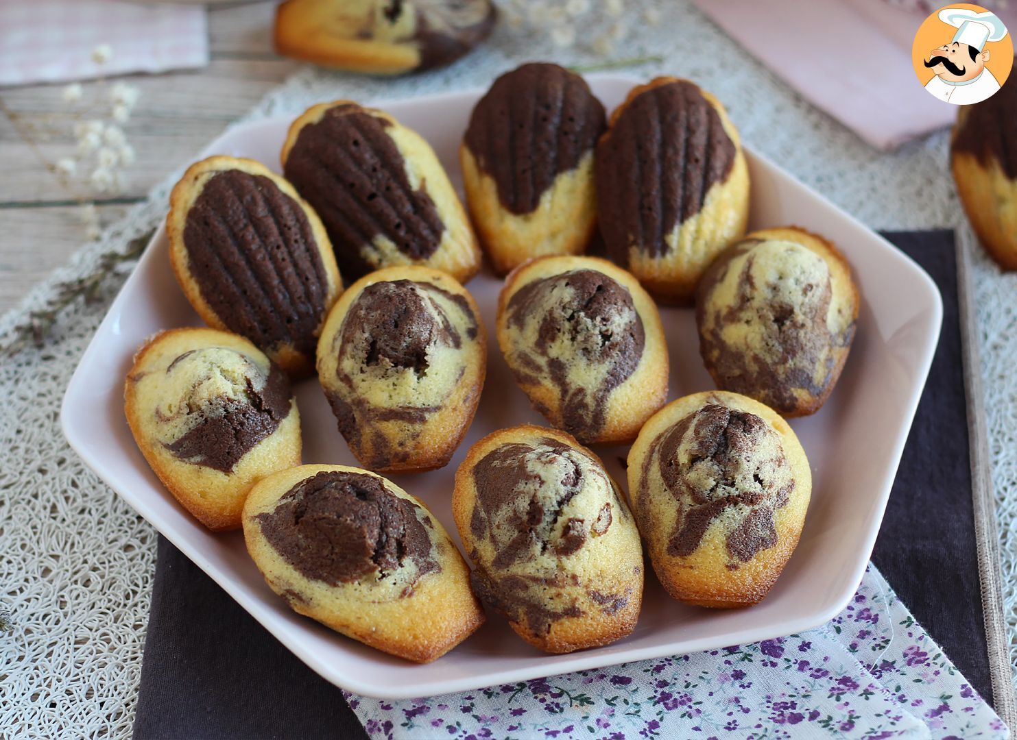 Marmorierte madeleines, die sie unbedingt testen sollten!