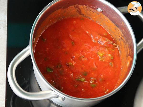 Basque chicken with peppers - video recipe