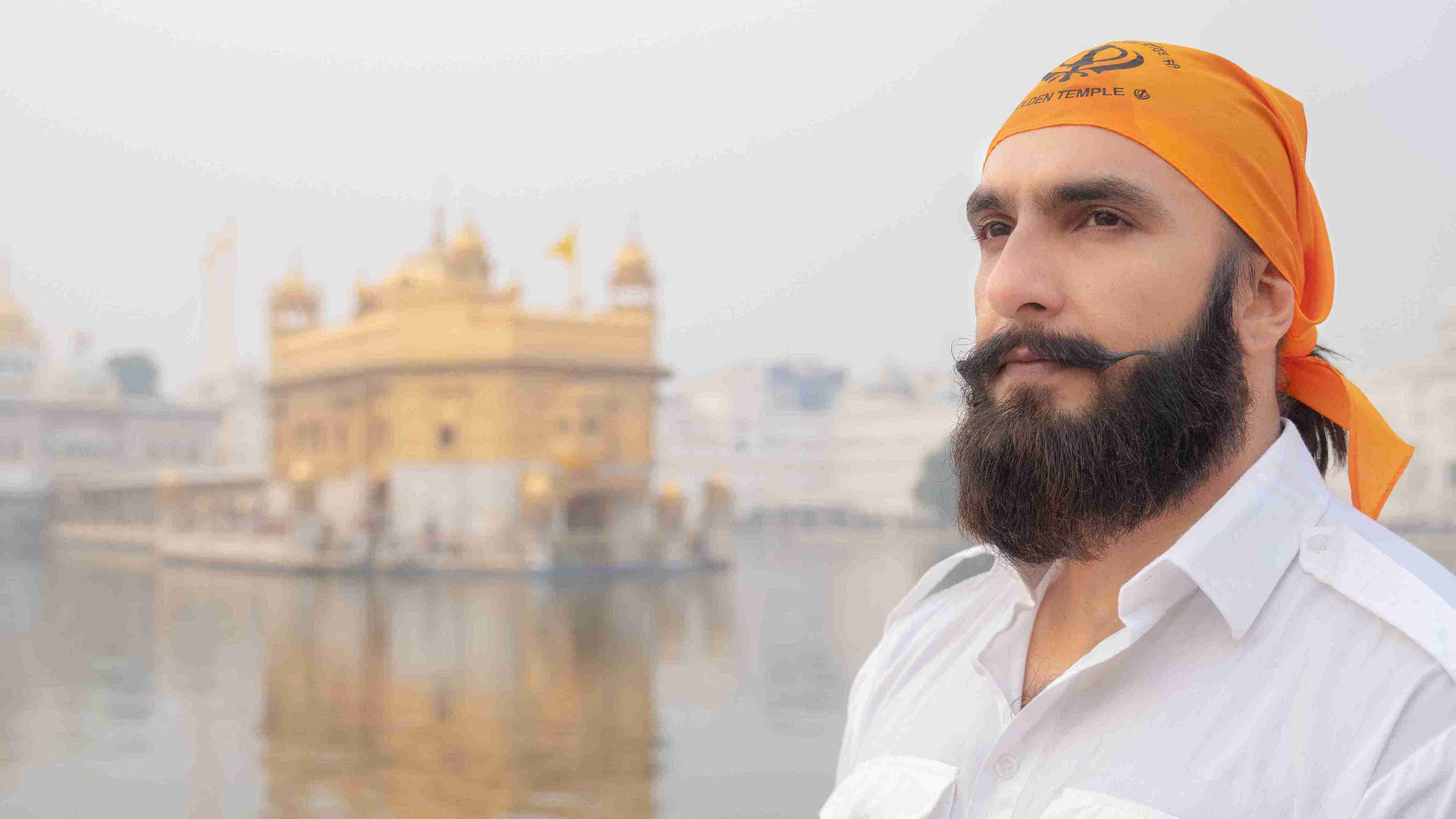 Ranveer Singh, Aditya Dhar seek blessings ahead of their next film schedule Ranveer Singh, Aditya Dhar seek blessings ahead of their next film schedule