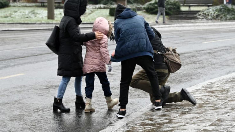 Ali Truwit Shows Off Paralympic Medals in Behind the Scenes Photos From ...